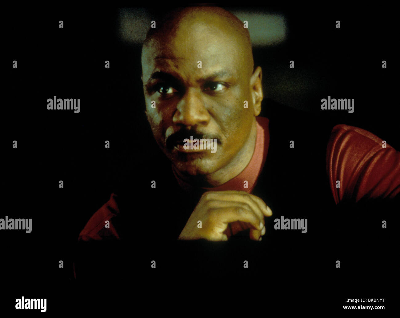MISSION IMPOSSIBLE 2 (2000) VING RHAMES MIS2 174 Stock Photo - Alamy