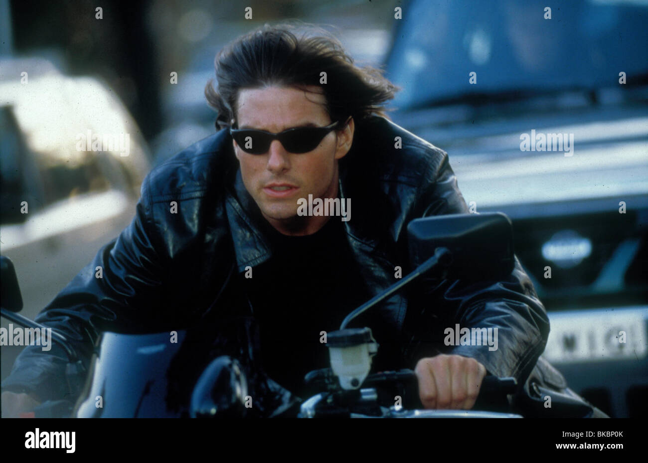 MISSION IMPOSSIBLE 2 (2000) TOM CRUISE MIS2 181 Stock Photo - Alamy