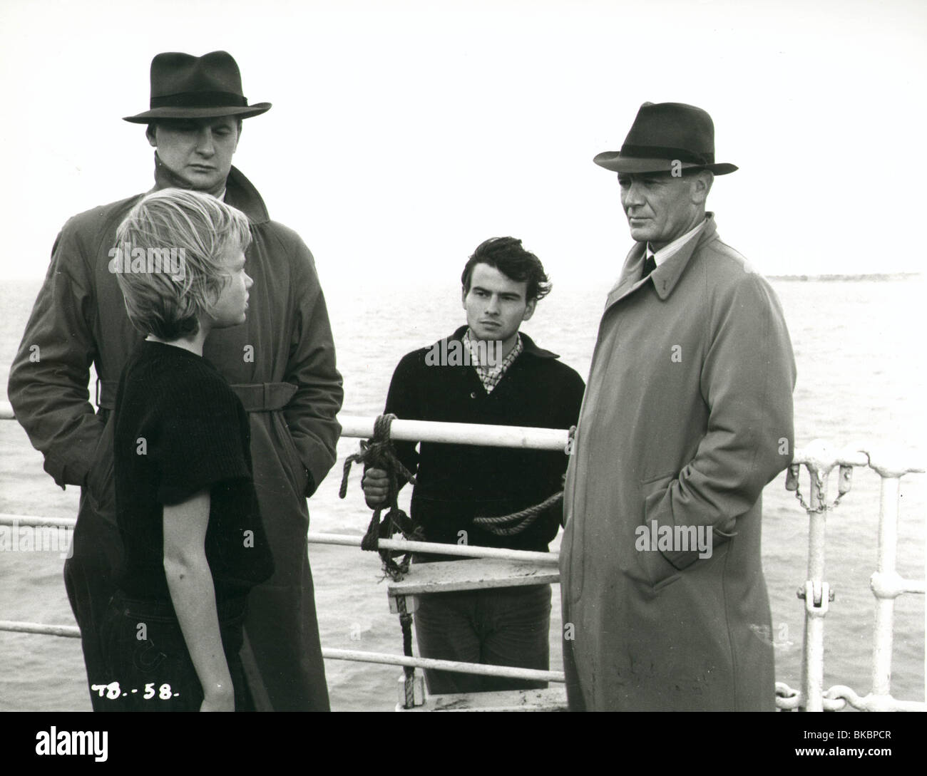 TIGER BAY (1959) HAYLEY MILLS, HORST BUCHHOLZ, JOHN MILLS TGB 010P ...