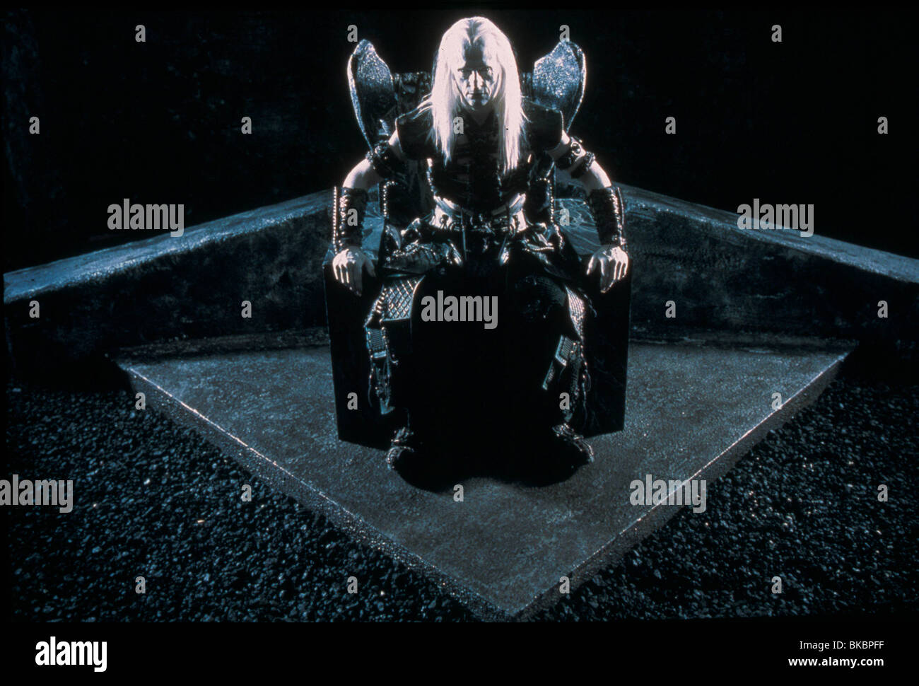 THE TIME MACHINE (2001) JEREMY IRONS TMMH 004 Stock Photo - Alamy