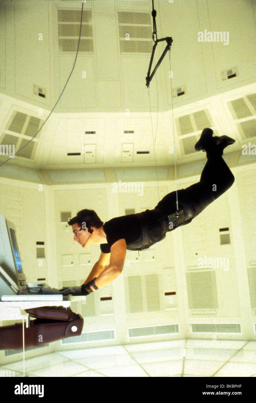 MISSION IMPOSSIBLE (1996) TOM CRUISE MSNI 179 Stock Photo - Alamy