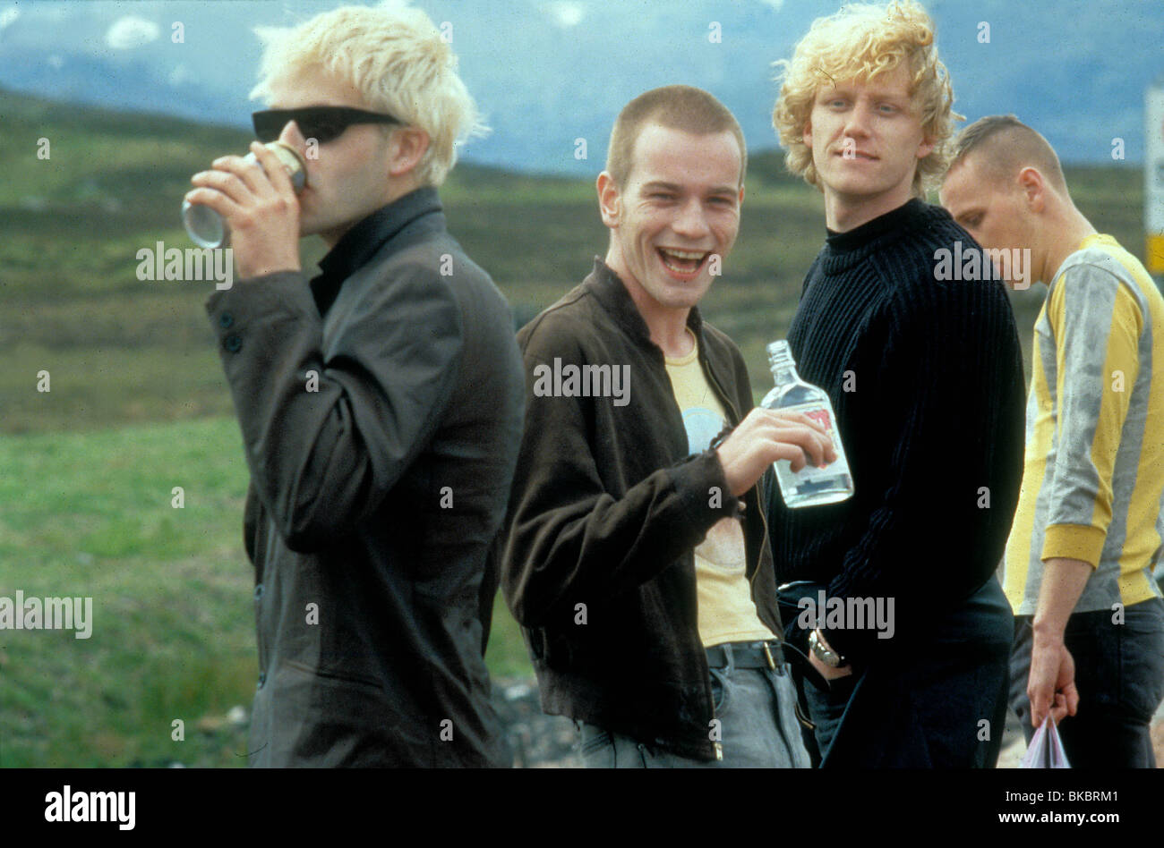 TRAINSPOTTING JONNY LEE MILLER, EWAN McGREGOR, KEVIN McKIDD, EWEN ...
