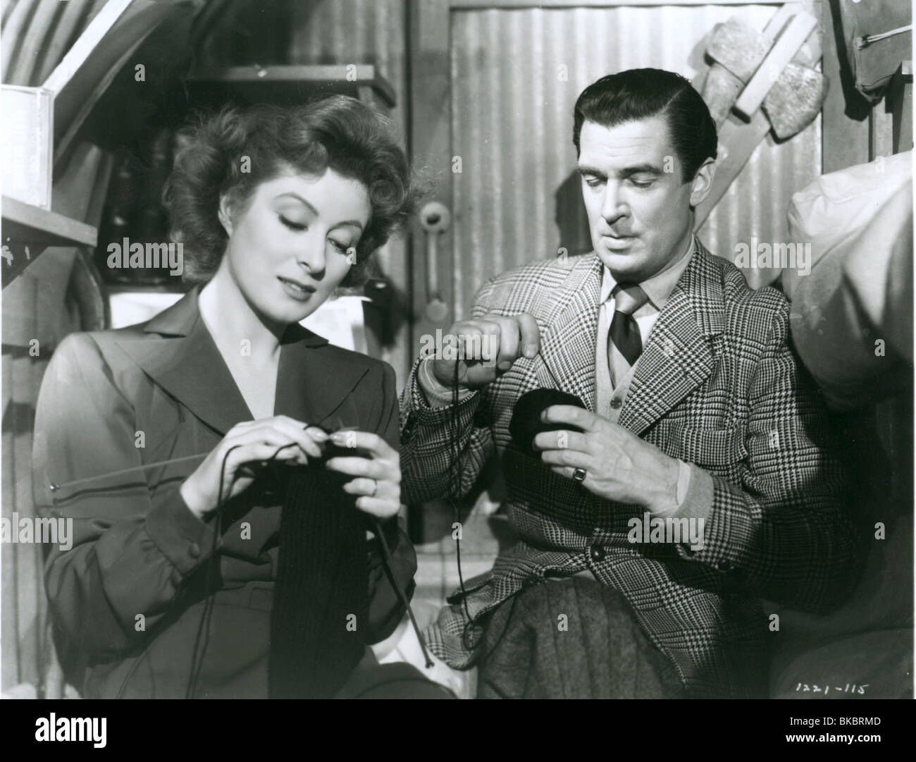 Mrs miniver 1942 walter pidgeon hi-res stock photography and images - Alamy