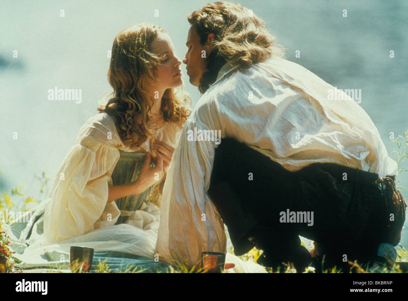 Justin chambers mena suvari musketeer hi-res stock photography and ...