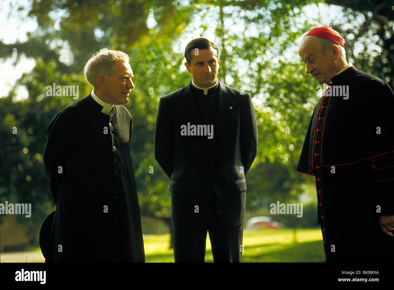 TRUE CONFESSIONS (1981) BURGESS MEREDITH, ROBERT DE NIRO, CYRIL CUSACK ...