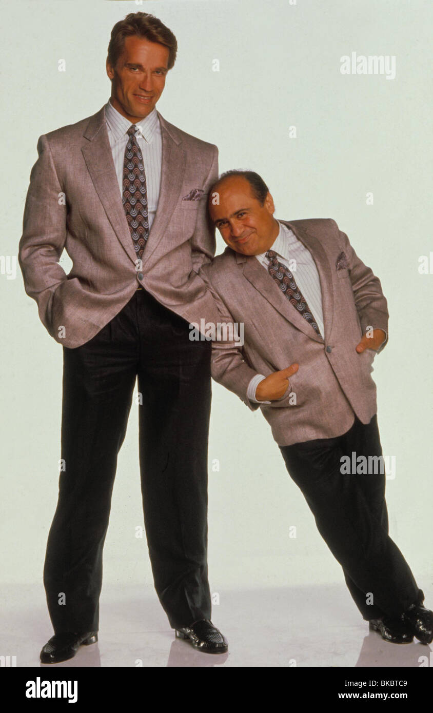 TWINS (1988) ARNOLD SCHWARZENEGGER, DANNY DEVITO TWS 001 Stock Photo ...