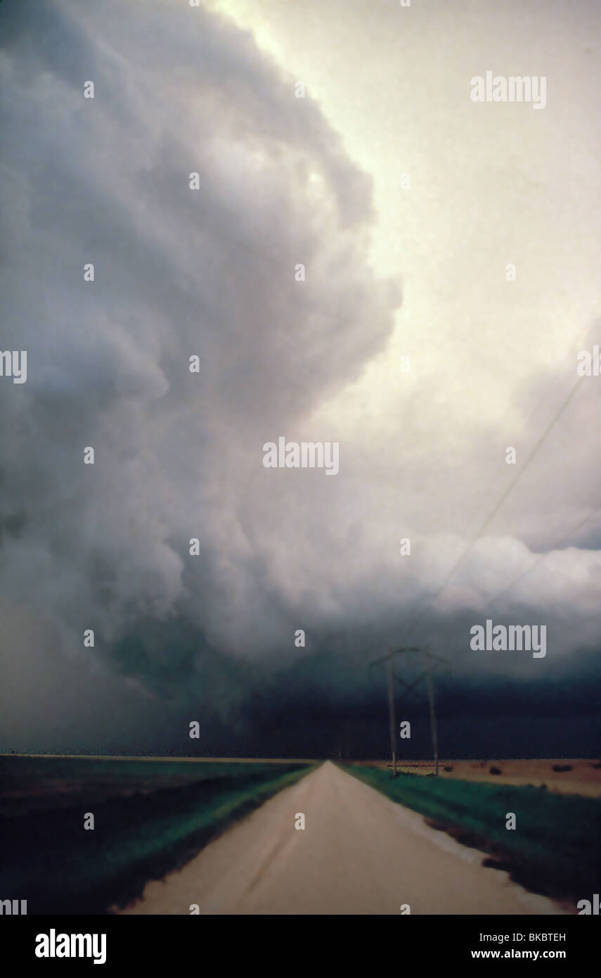 Twister film still hi-res stock photography and images - Alamy
