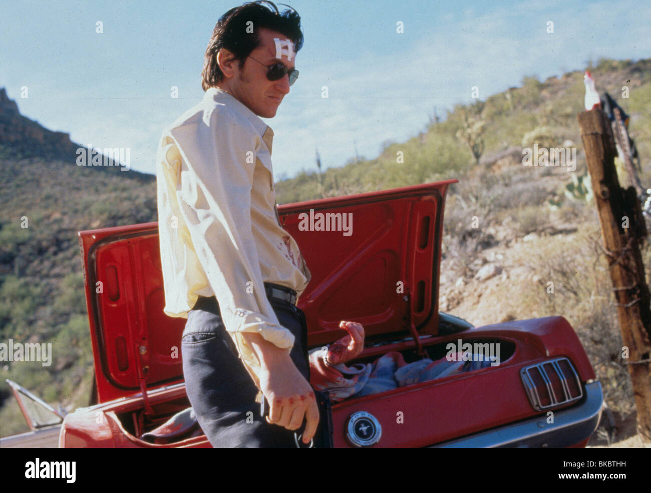 U-TURN -1997 SEAN PENN Stock Photo - Alamy