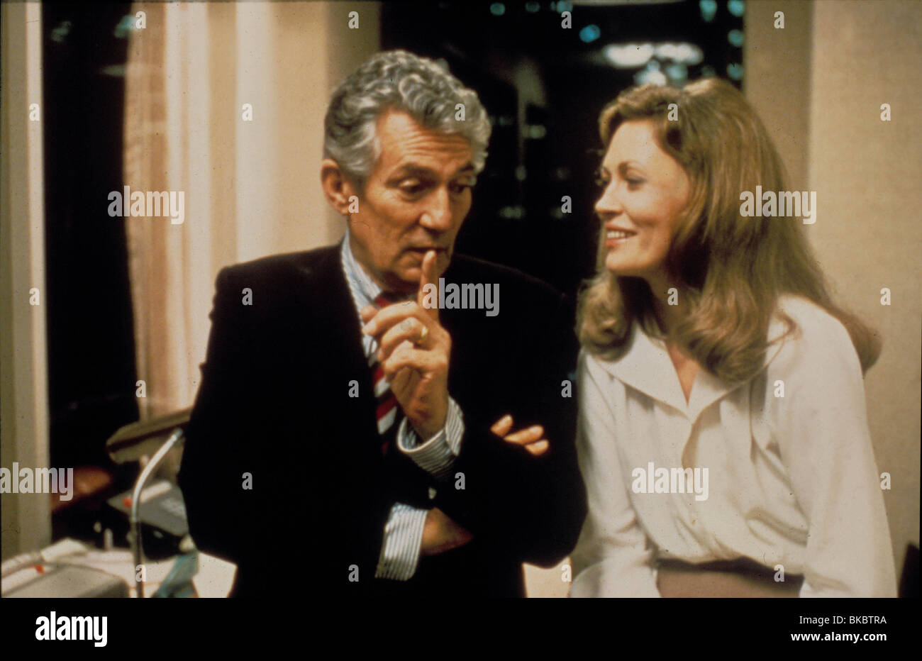 NETWORK (1976) PETER FINCH, FAYE DUNAWAY NTW 009 Stock Photo - Alamy