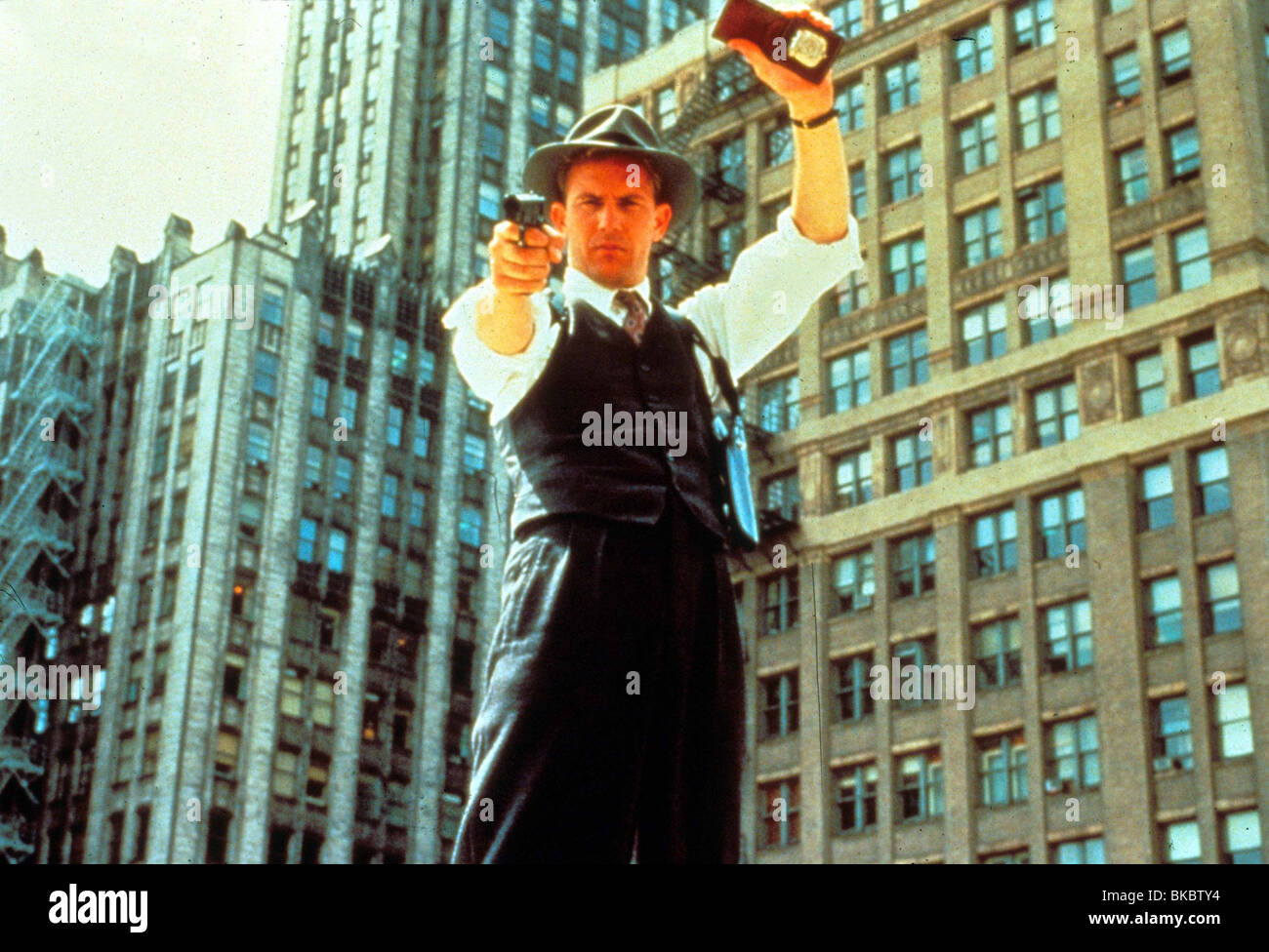THE UNTOUCHABLES (1987) KEVIN COSTNER UNT 006 Stock Photo - Alamy