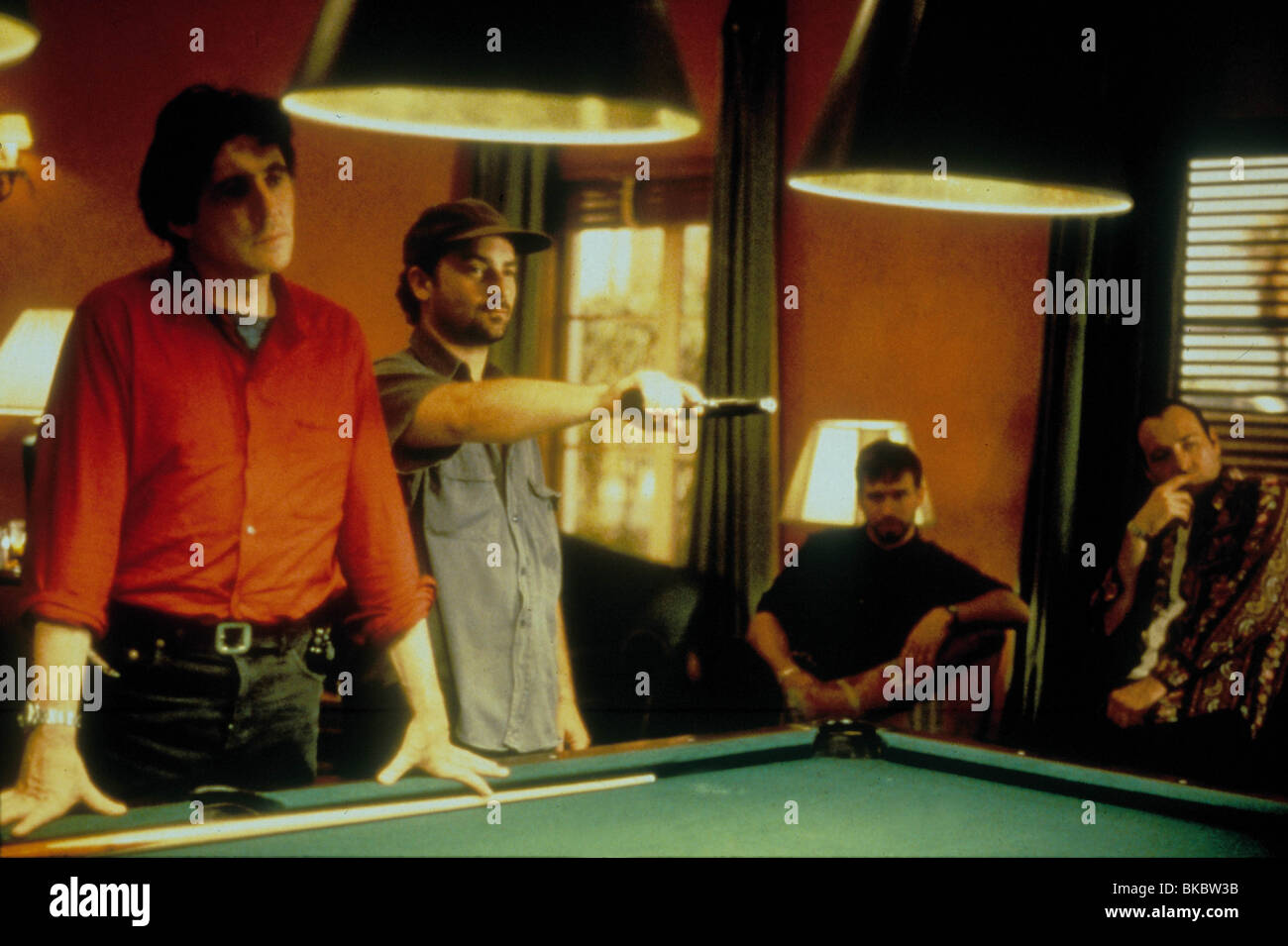 THE USUAL SUSPECTS (1995) GABRIEL BYRNE, KEVIN POLLAK, STEPHEN BALDWIN ...