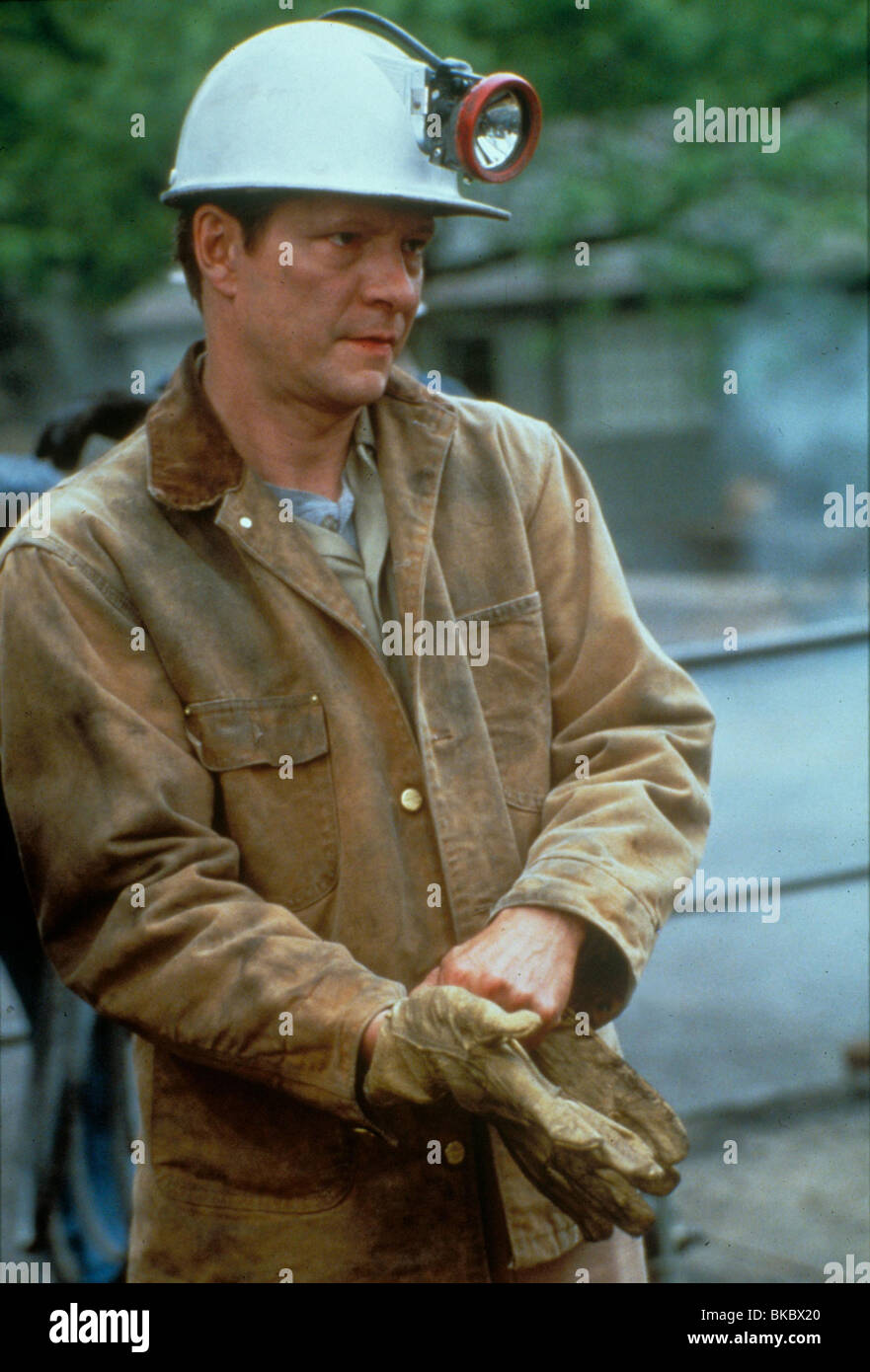 OCTOBER SKY (1999) CHRIS COOPER MINER OCSK 002 Stock Photo - Alamy