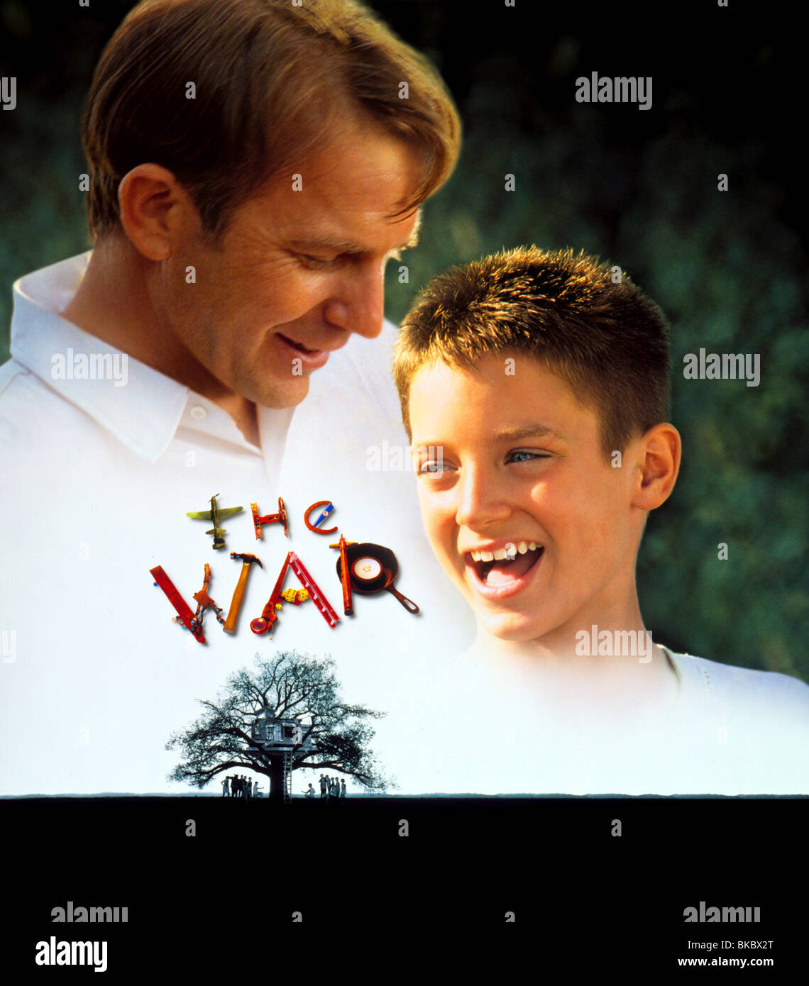 Elijah wood kevin costner war hi-res stock photography and images - Alamy