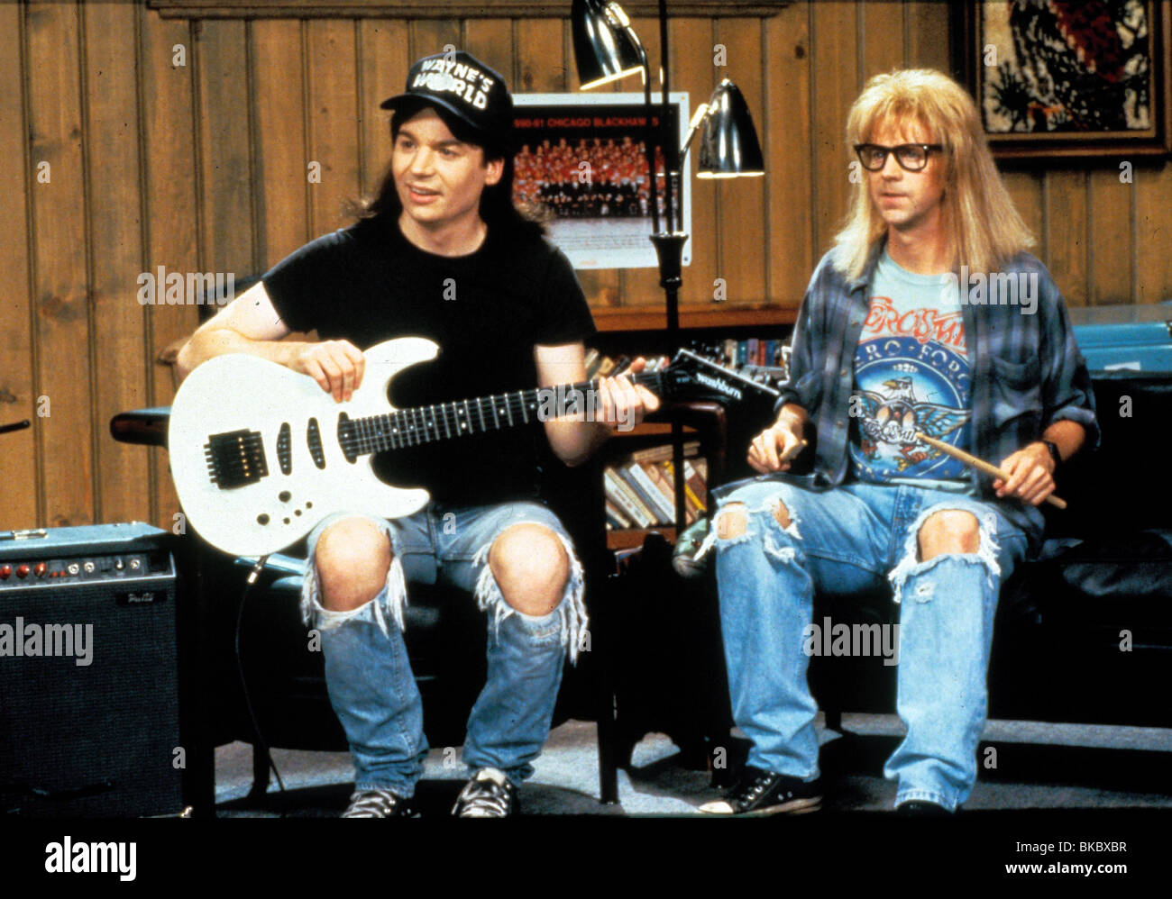 WAYNE'S WORLD (1992) MIKE MYERS, DANA CARVEY WYW 073 Stock Photo - Alamy