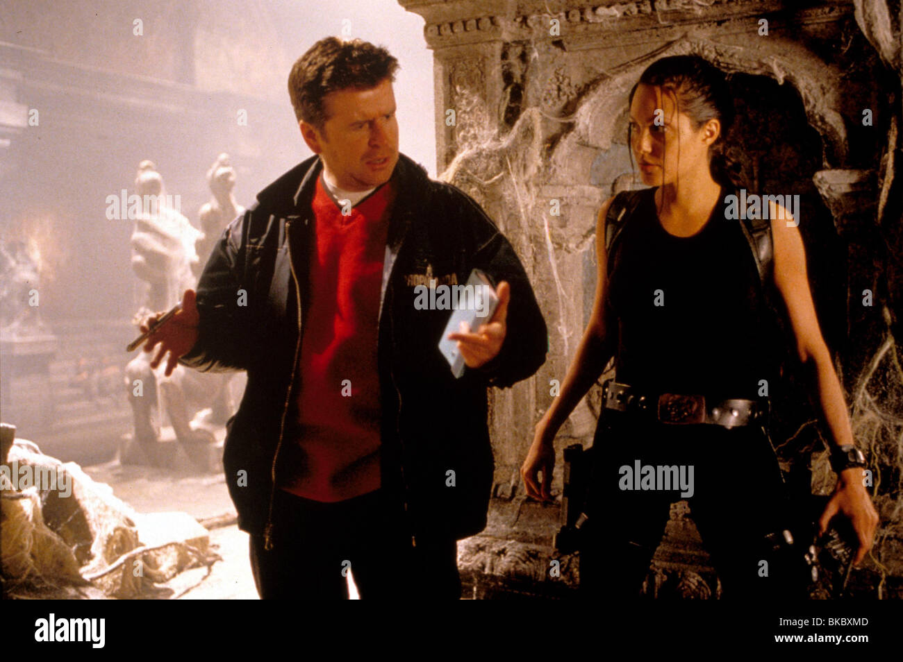 SIMON WEST (DIR) O/S 'TOMB RAIDER' (2001) WITH ANGELINA JOLIE WEST 009 ...
