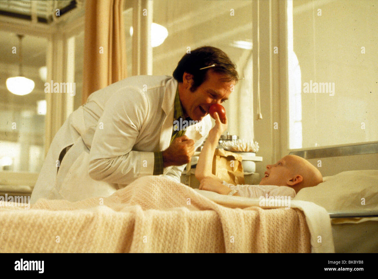 PATCH ADAMS -1998 ROBIN WILLIAMS Stock Photo - Alamy