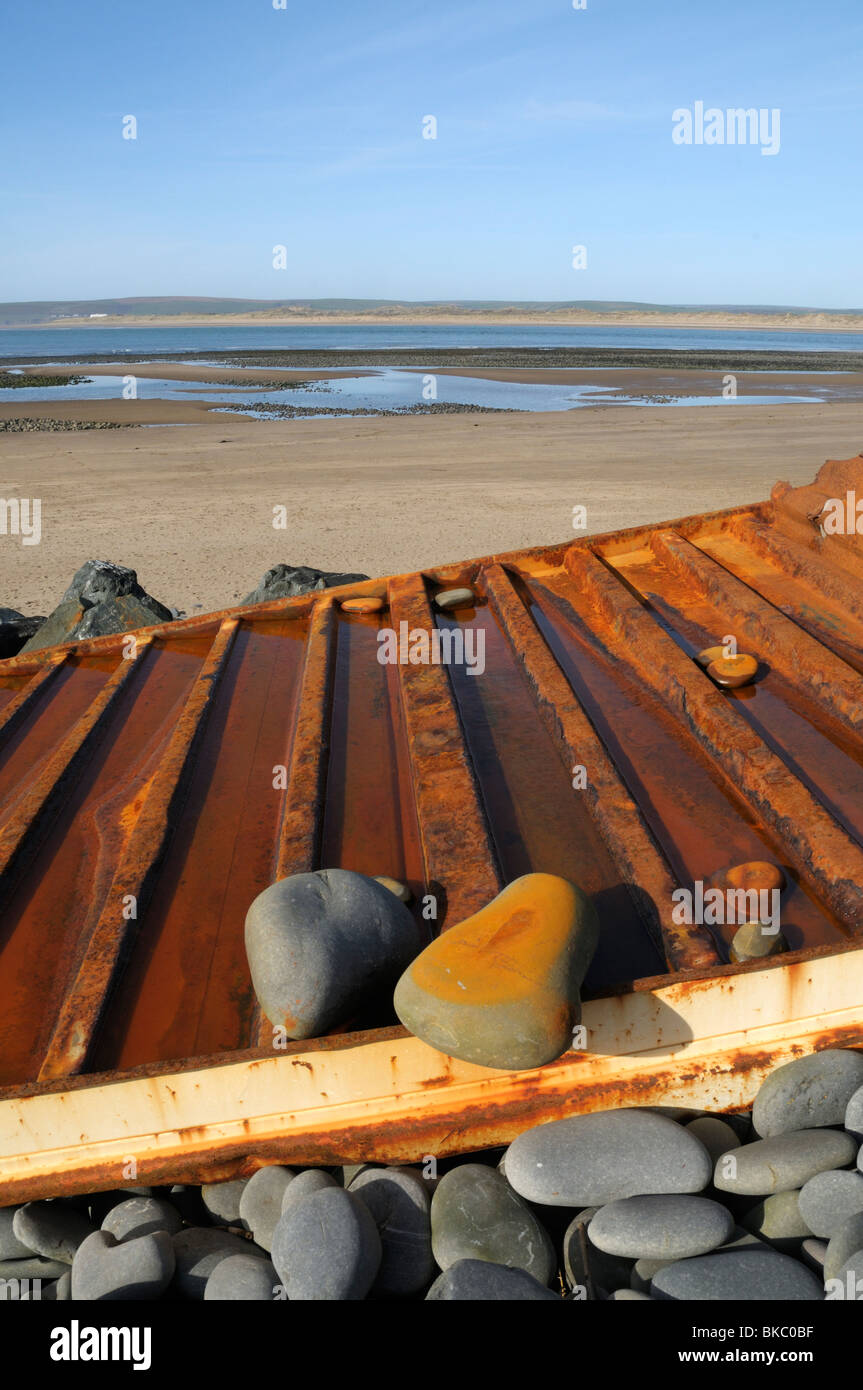 Flotsam beachcombing hi-res stock photography and images - Alamy