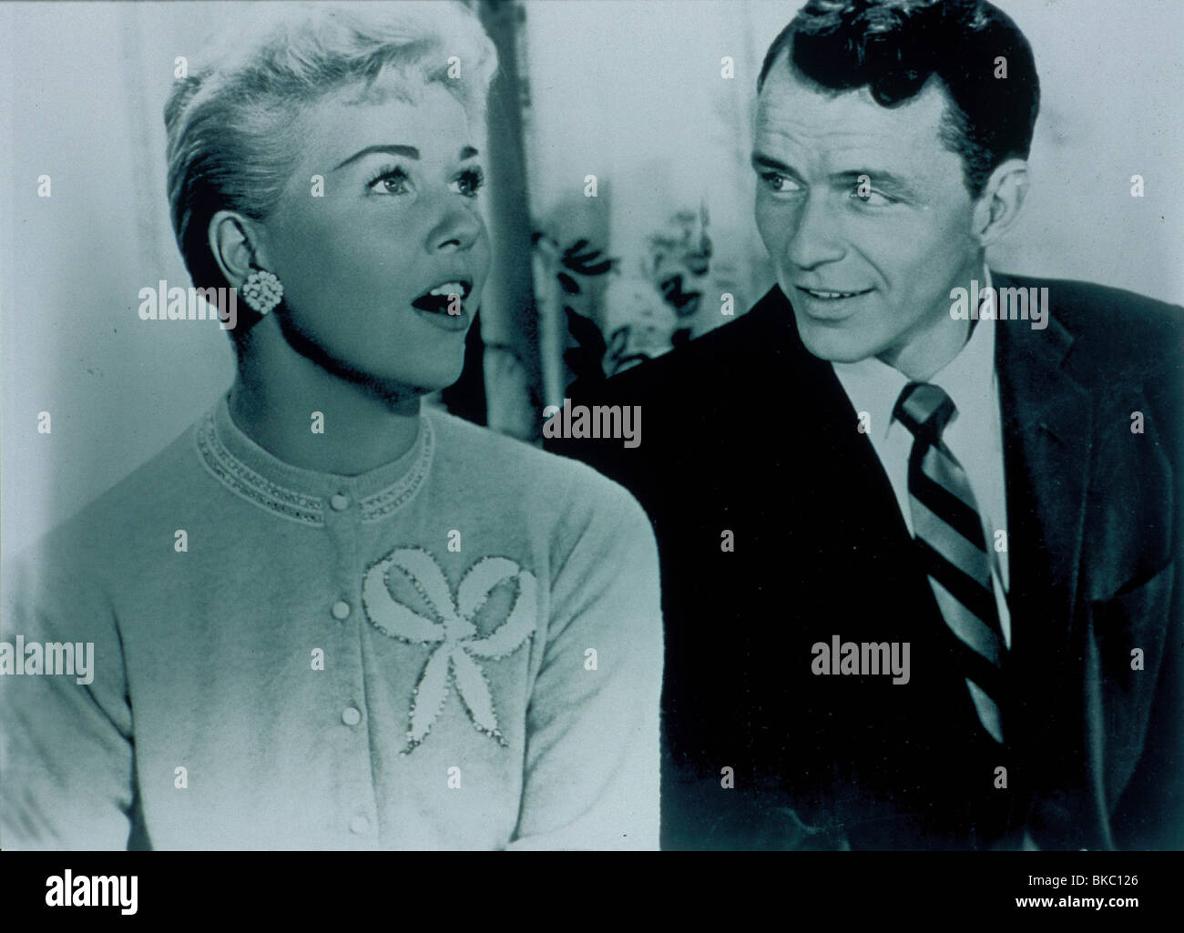 YOUNG AT HEART (1954) DORIS DAY, FRANK SINATRA YAH 014 Stock Photo - Alamy