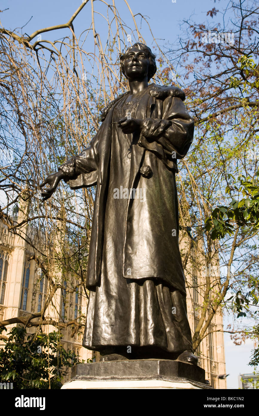 Emmeline Pankhurst Statue, Parliament, London Stock Photo - Alamy