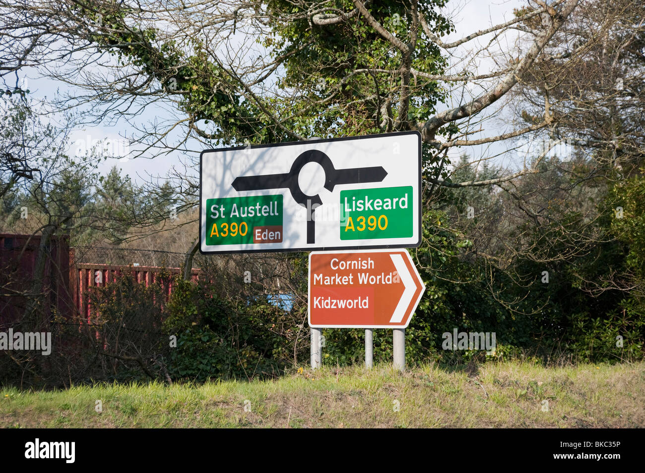 Sign for Cornish Market World, Par, Cornwall Stock Photo - Alamy