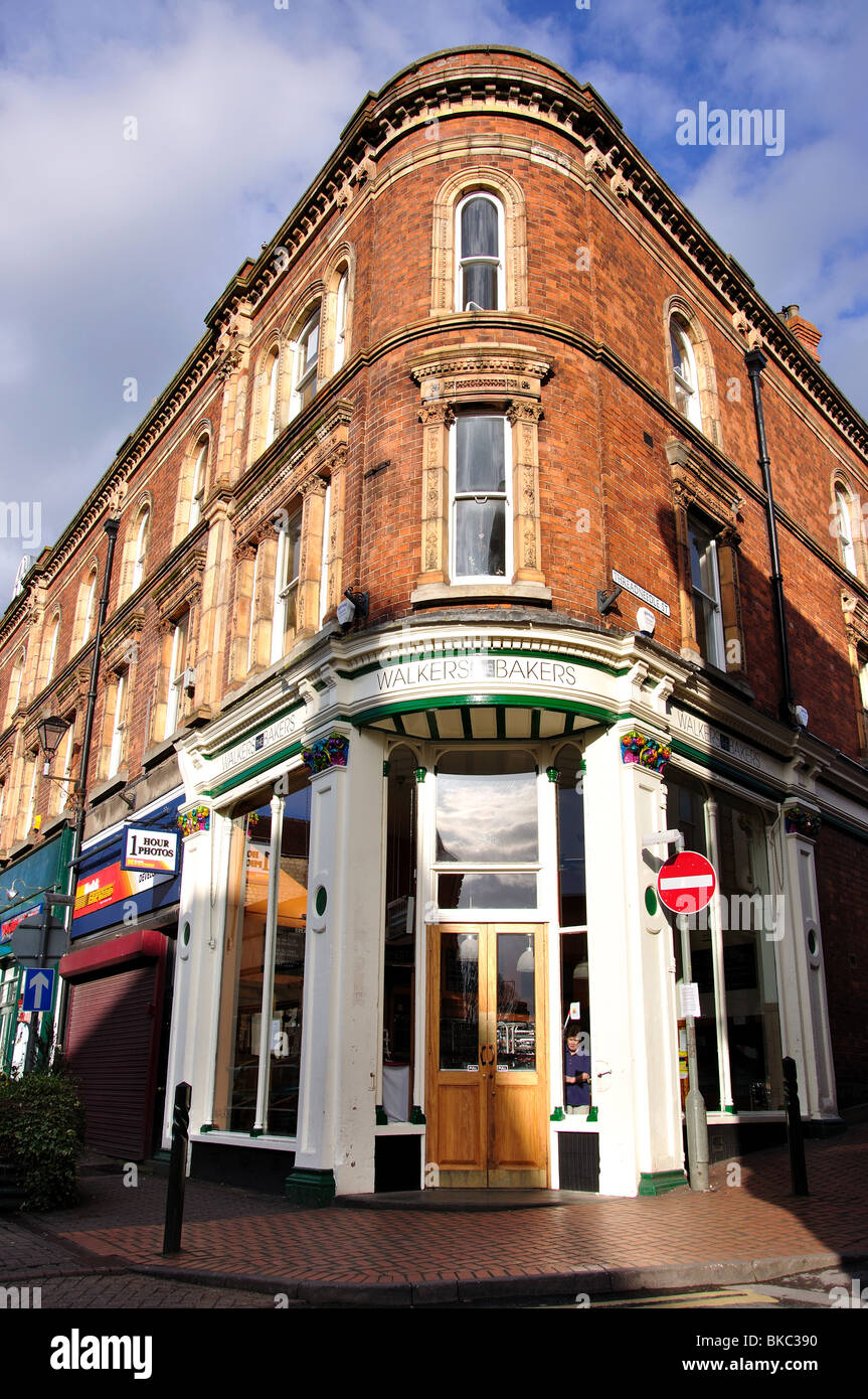 Corner building, Threadneedle Street, Stroud, Gloucestershire, England ...