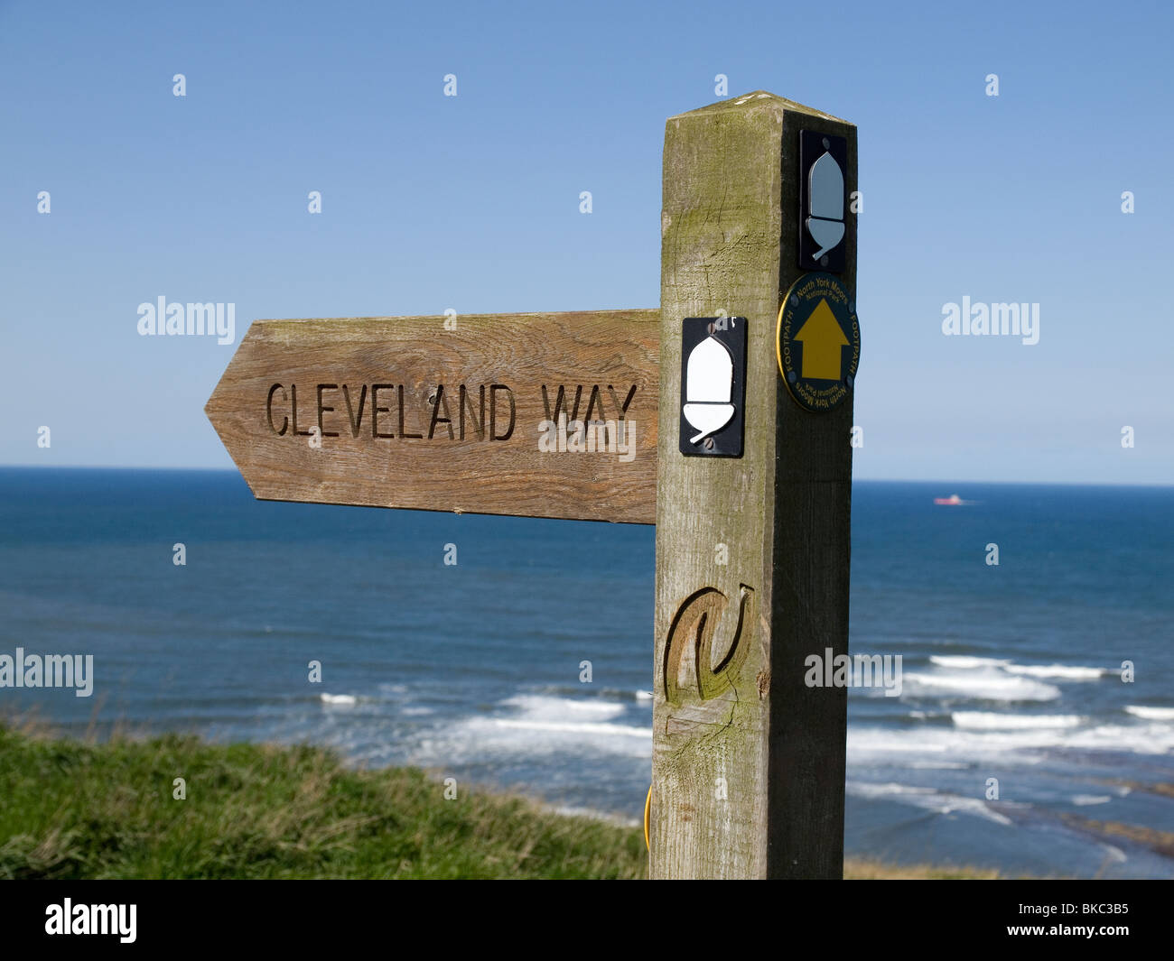 Kettleness cliff hi-res stock photography and images - Alamy