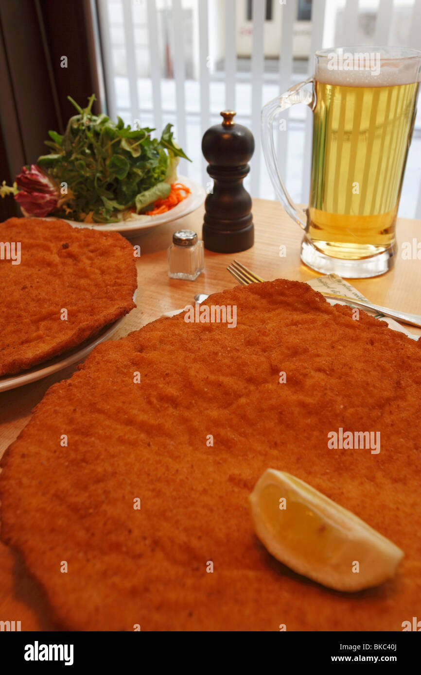 Wiener schnitzel restaurant hi-res stock photography and images - Alamy