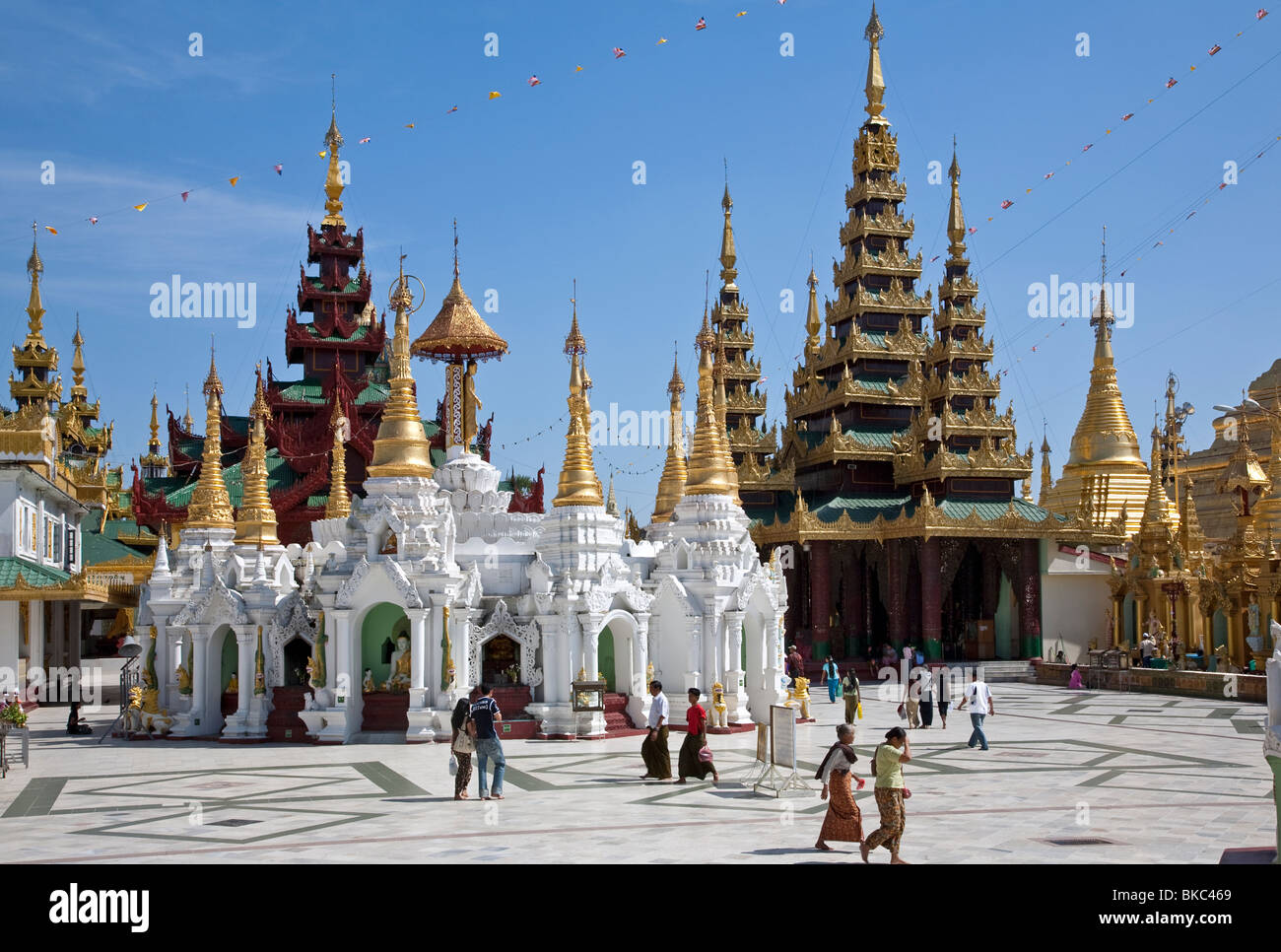 Yangon buddhist temples hi-res stock photography and images - Alamy