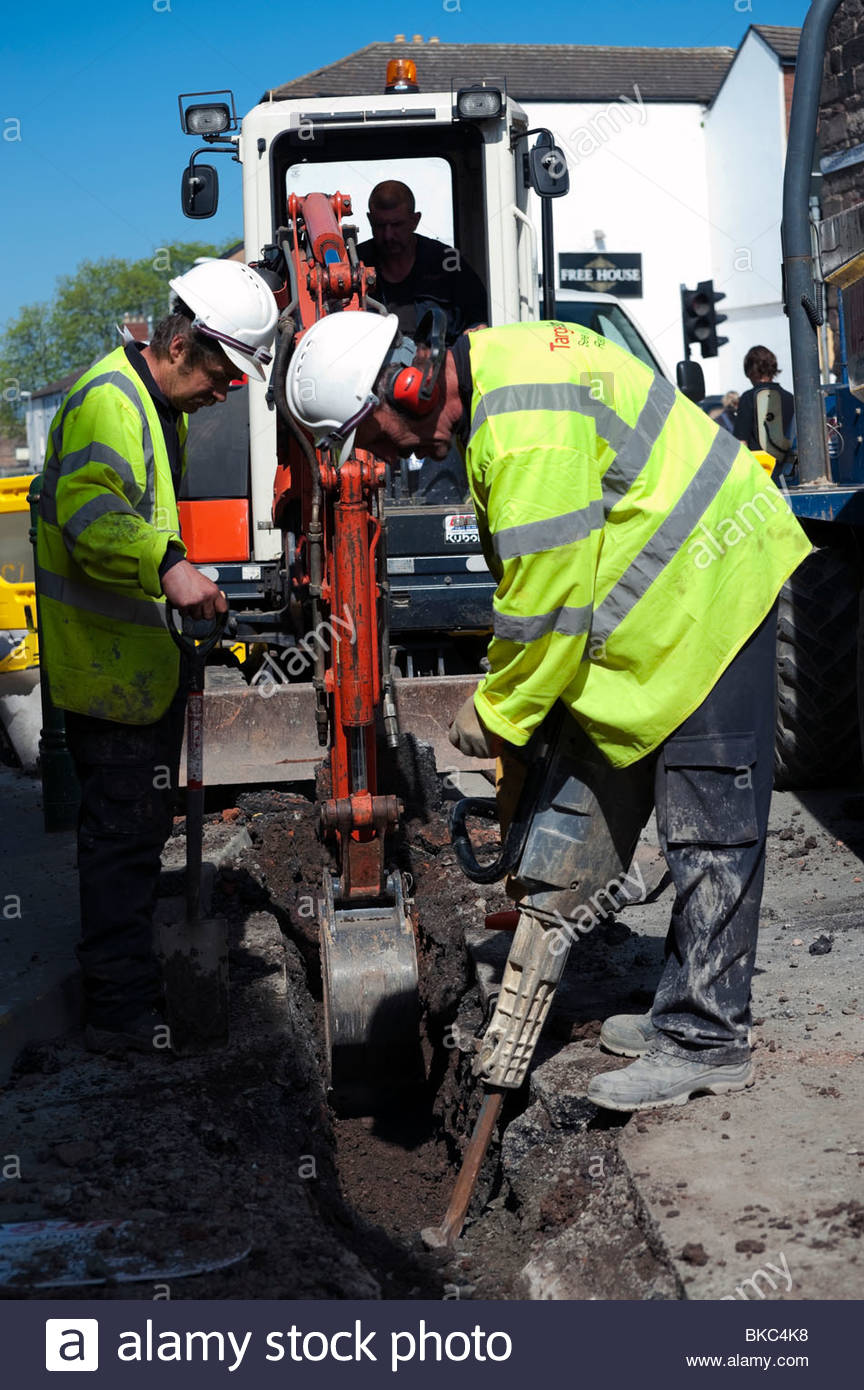 Digging Trench Stock Photos & Digging Trench Stock Images - Alamy