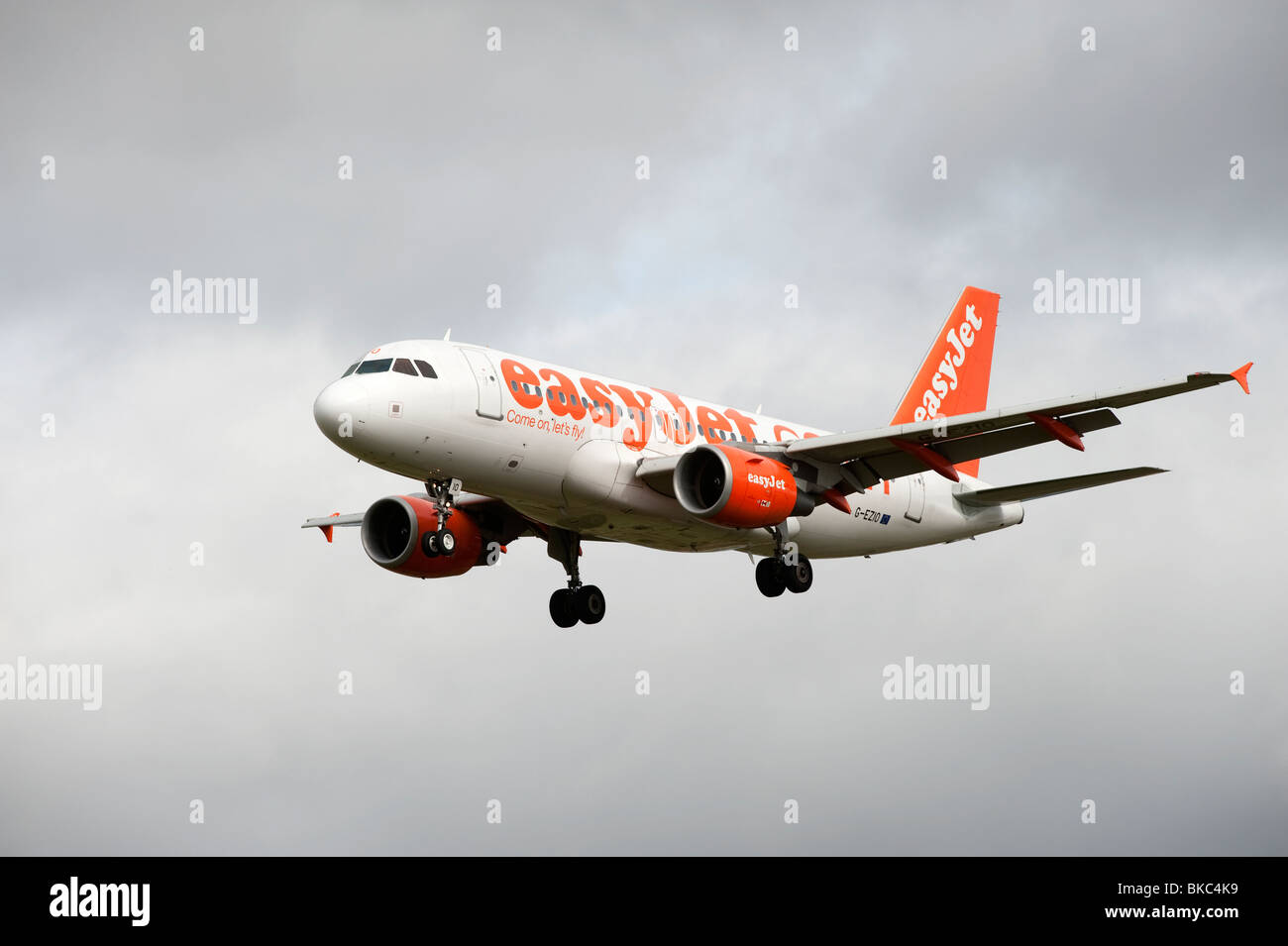 Airbus a319 easy jet hi-res stock photography and images - Alamy