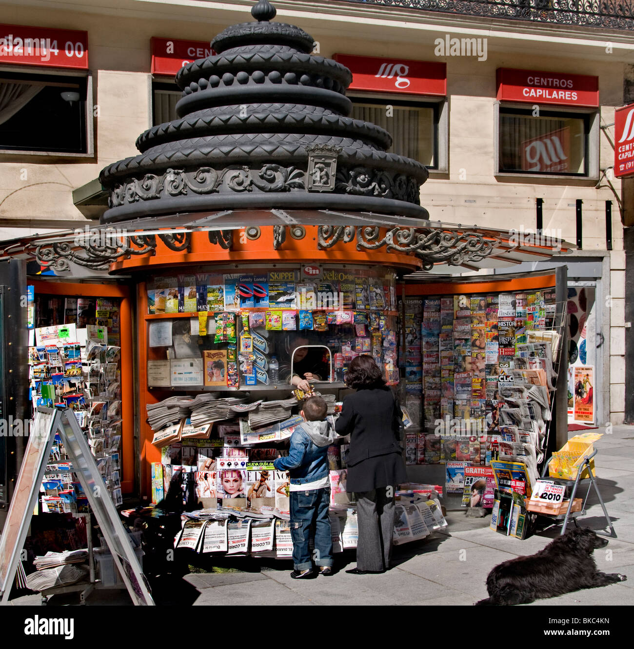 newspaper kiosk Madrid Grand Via Spain Plaza de Santa Domingo Stock ...