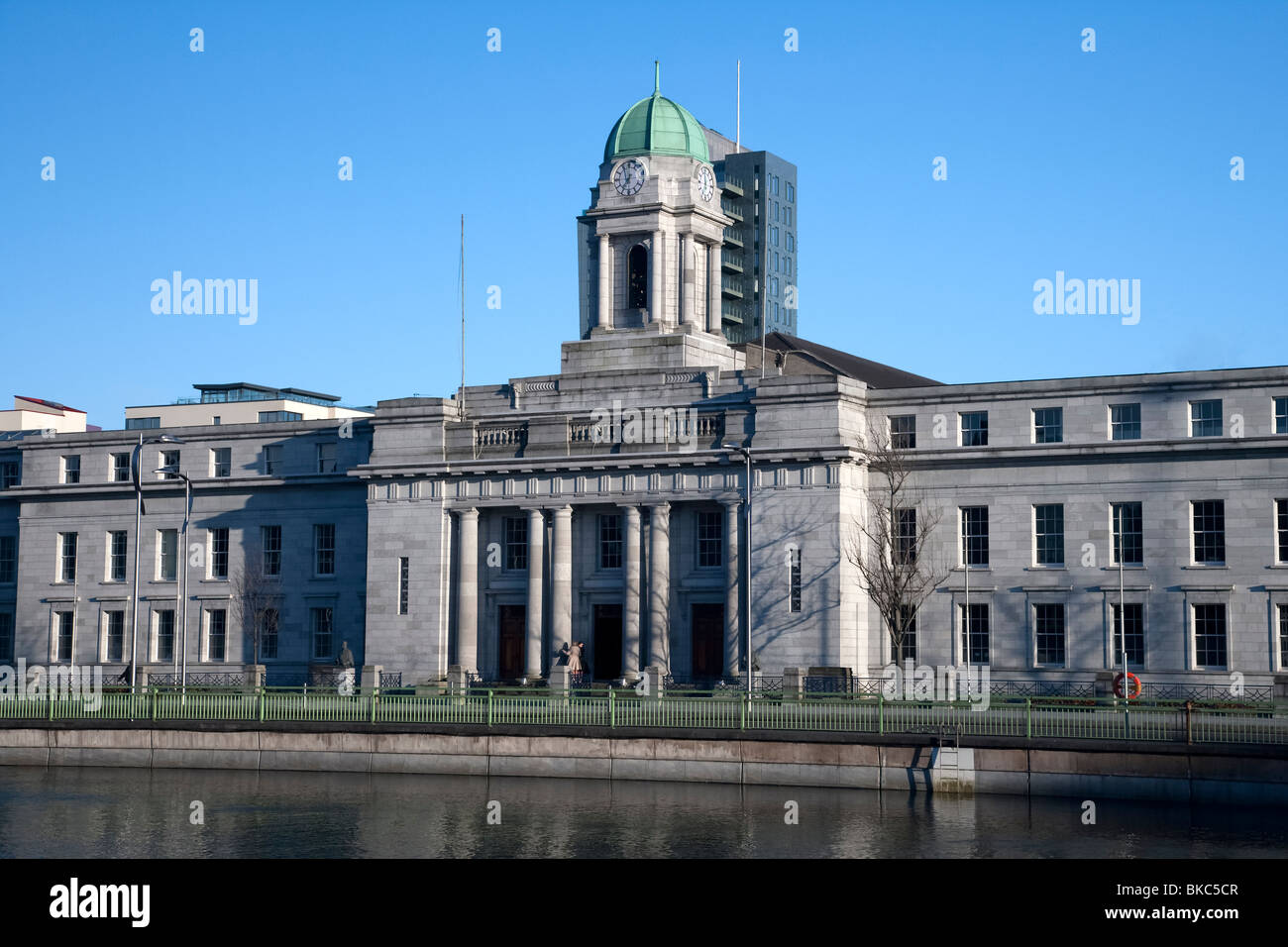 Irish buildings hi-res stock photography and images - Alamy