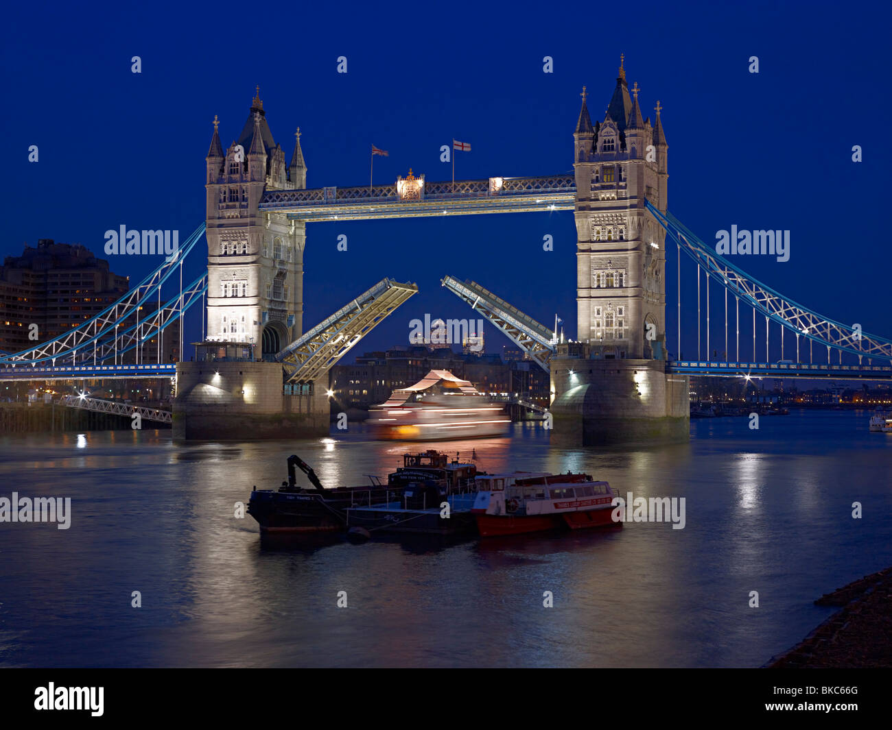 Tower bridge lifting up hi-res stock photography and images - Alamy