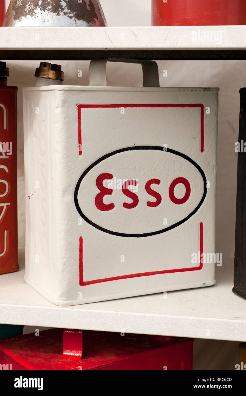 Old metal Esso Gas can Stock Photo - Alamy