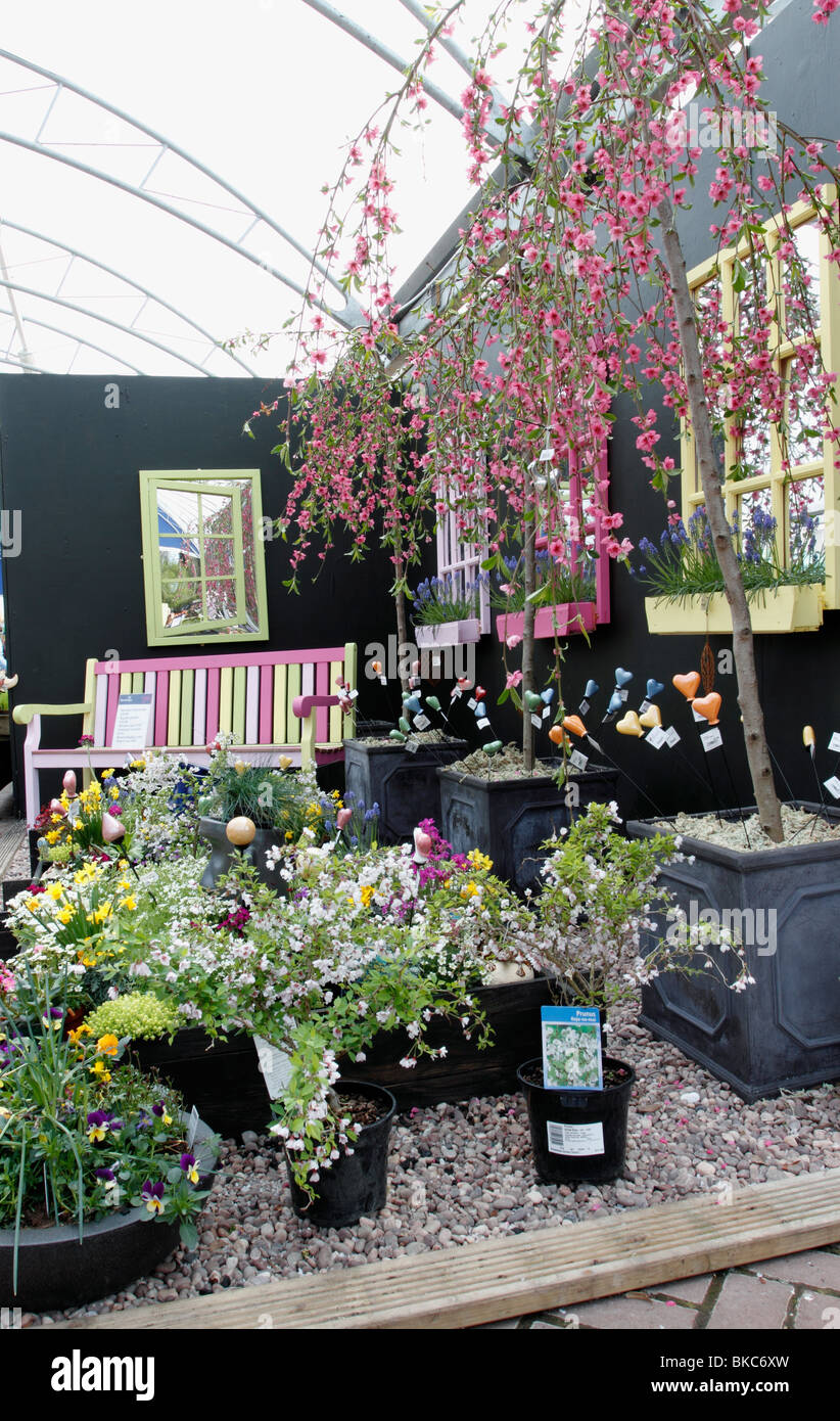 outside Garden display Brookfields Garden Centre Stock Photo - Alamy