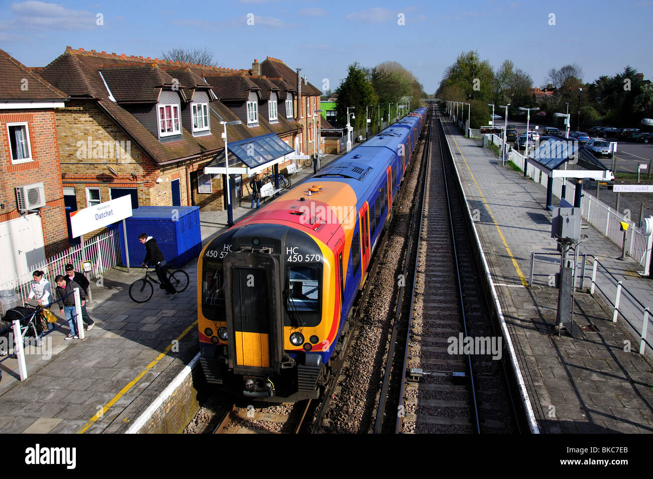 South West Train in station, Datchet Railway Station, Datchet ...
