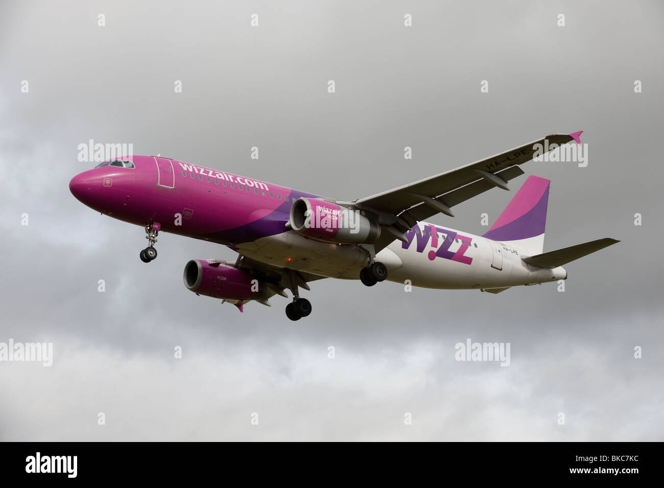 Wizz air airplane hi-res stock photography and images - Alamy