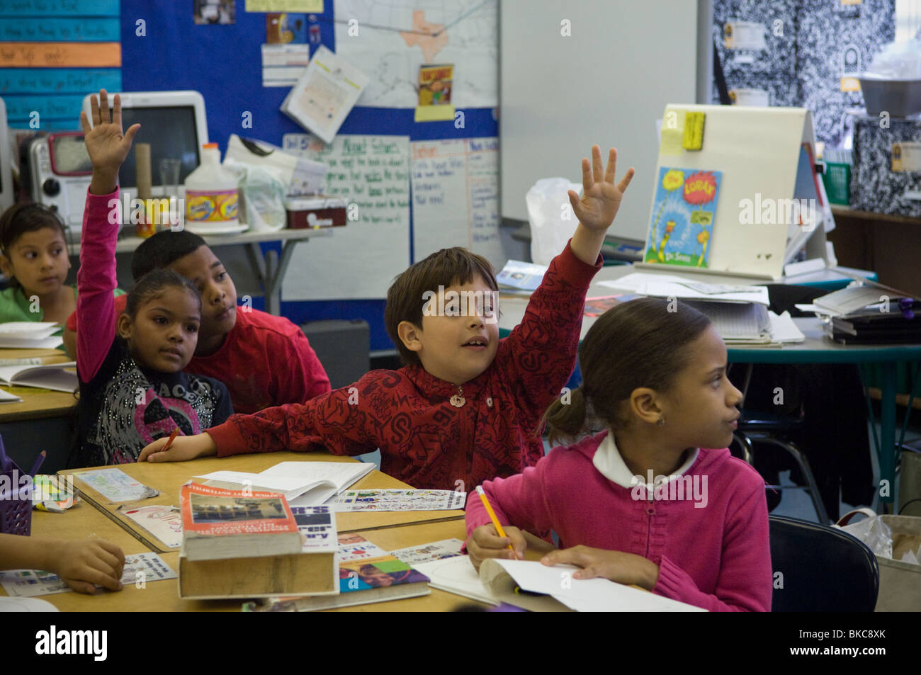 Second Graders Learn About Recycling And Decomposition Stock Photo Alamy second-graders-learn-about-recycling-and-decomposition-stock-photo-alamy