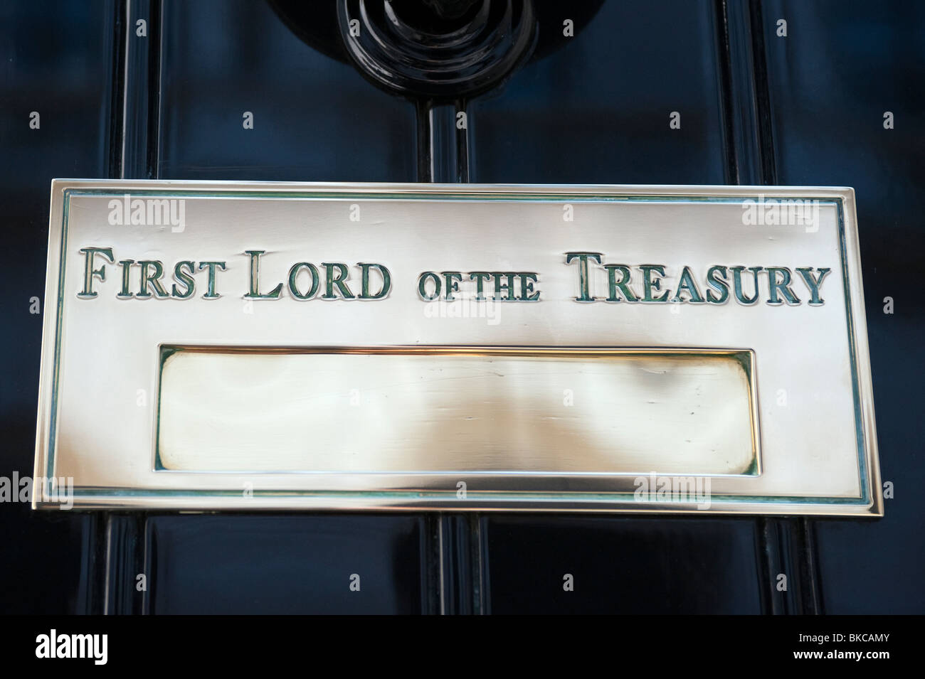 Letter box 10 downing street hi-res stock photography and images - Alamy