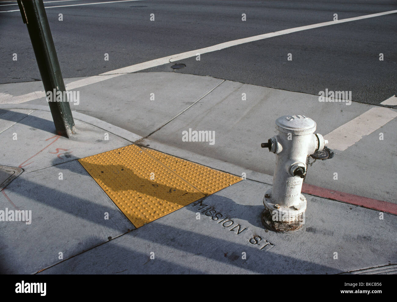 Curb ramp hi-res stock photography and images - Alamy