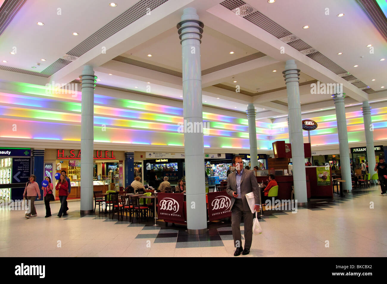 Fareham shopping centre hi-res stock photography and images - Alamy