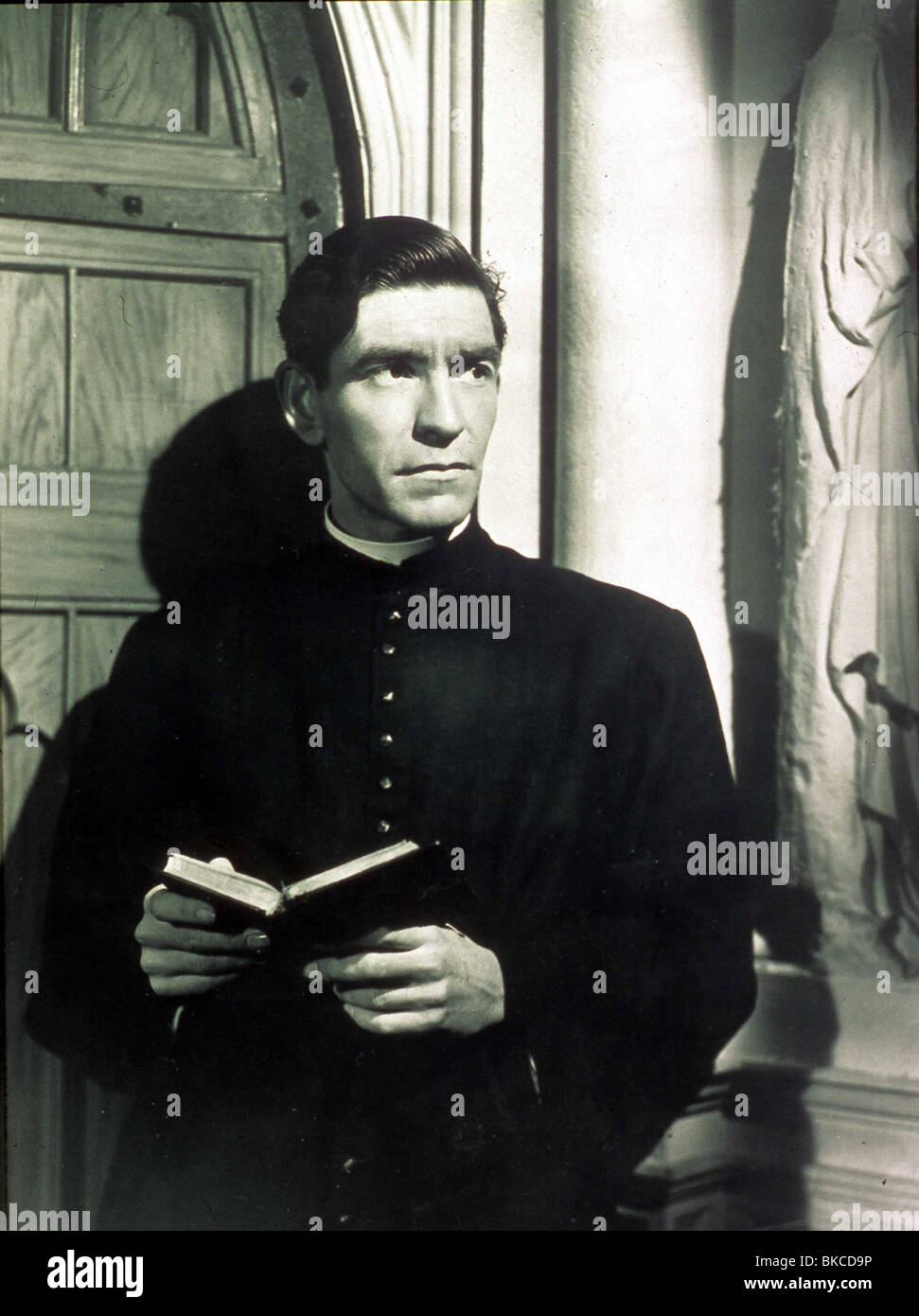 AGAINST THE WIND (1947) ROBERT BEATTY AGTW 004 Stock Photo - Alamy