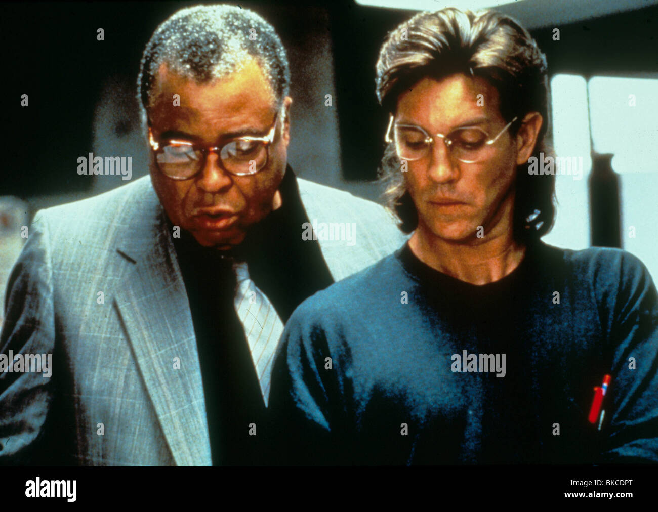 THE AMBULANCE (1990) JAMES EARL JONES, ERIC ROBERTS AMBL 007 Stock Photo - Alamy