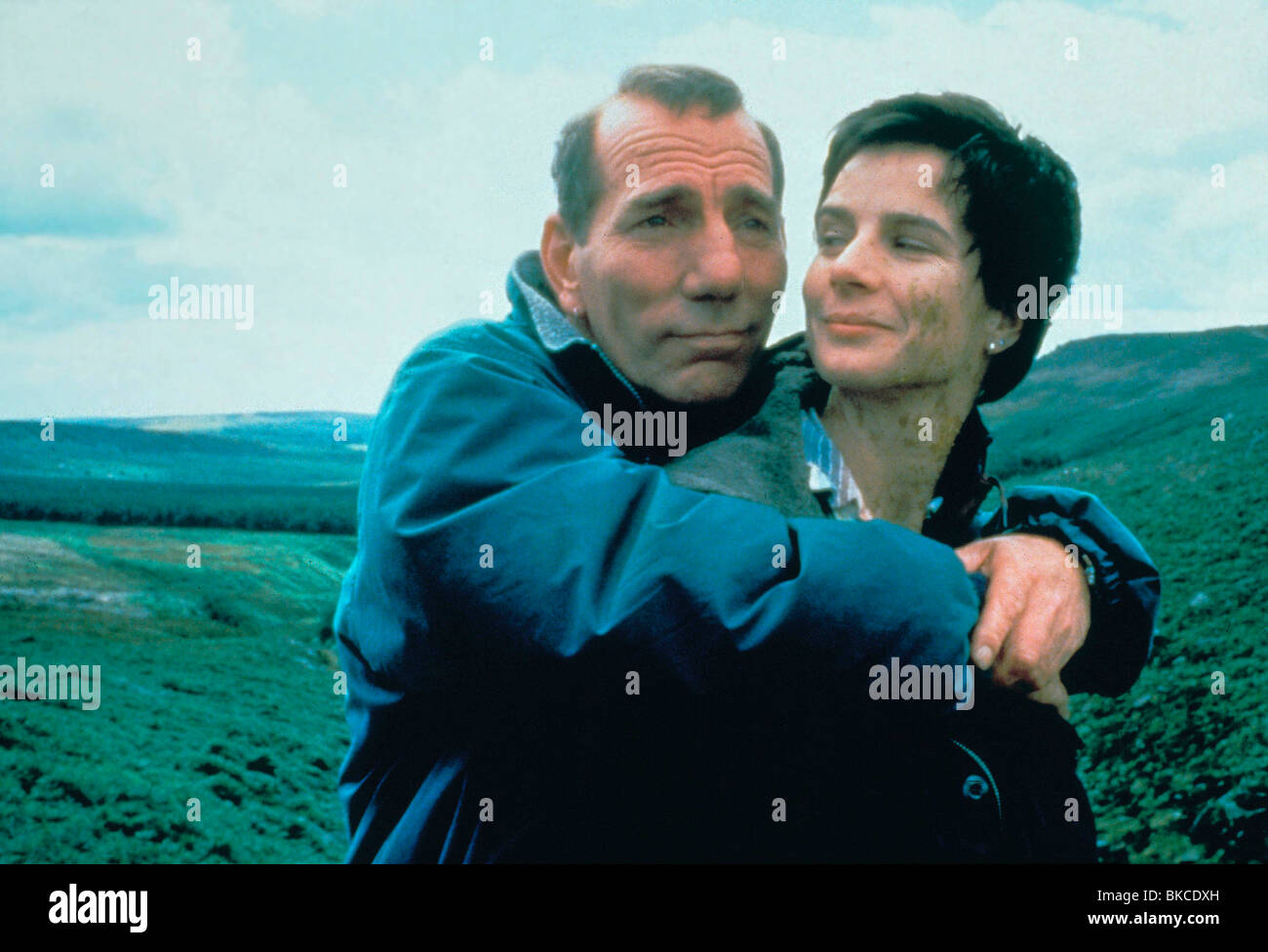 AMONG GIANTS (1998) PETE POSTLETHWAITE, RACHEL GRIFFITHS AMGI 001 Stock ...