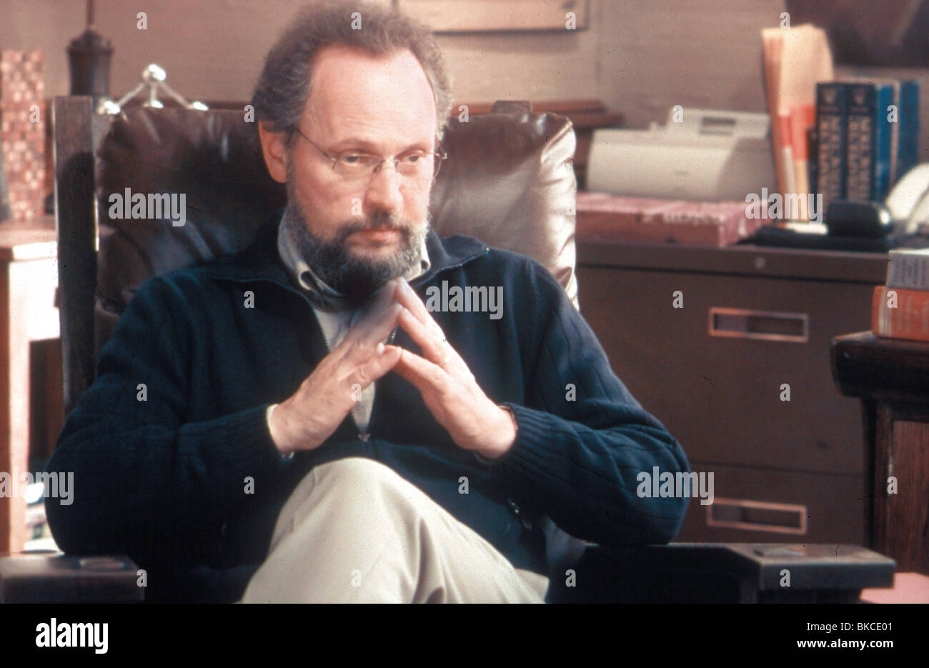 ANALYZE THAT (2002) BILLY CRYSTAL ANLT 003 Stock Photo - Alamy