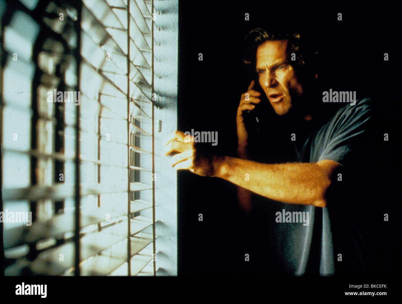 ARLINGTON ROAD (1999) JEFF BRIDGES ARRO 022 Stock Photo - Alamy ARLINGTON ROAD (1999) JEFF BRIDGES ARRO 022 Stock Photo - Alamy