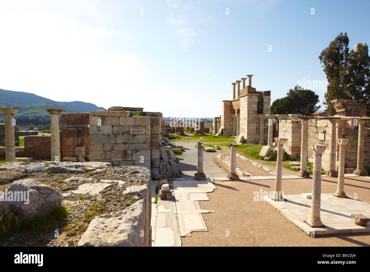 Basilica ruined tourist attraction hi-res stock photography and images ...