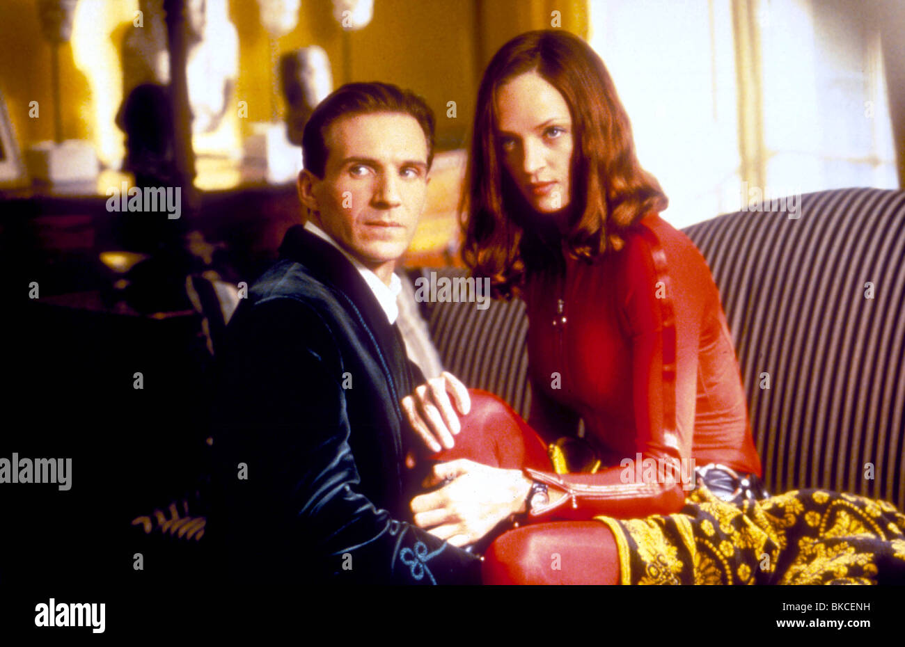 Uma thurman ralph fiennes avengers hi-res stock photography and images ...
