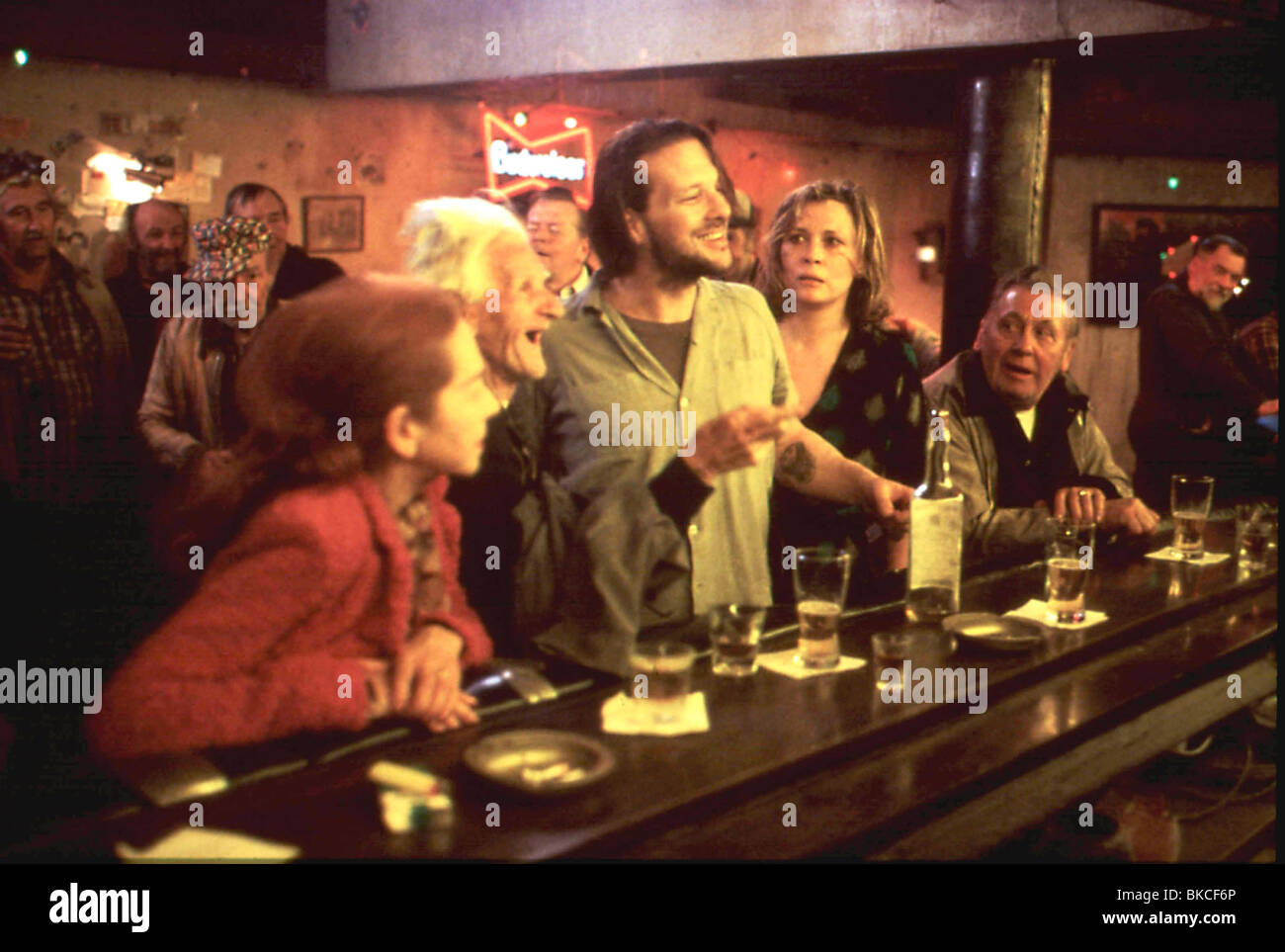 BARFLY (1987) MICKEY ROURKE, FAYE DUNAWAY BRF 002 Stock Photo - Alamy