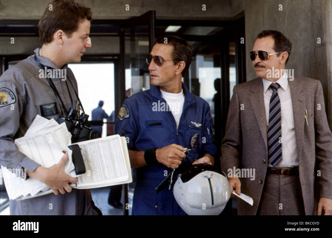 BLUE THUNDER (1983) DANIEL STERN, ROY SCHEIDER, WARREN OATES BLT 004 ...